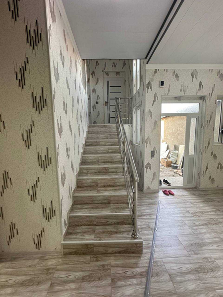 продам новый евро участок мет ро чикалова 1 от 3  ком