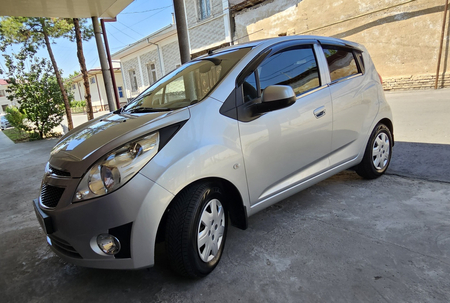 Spark sotiladi 2014yil 1.25 motor