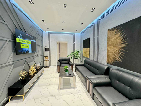Продается офис на Ц-1. 100м²  вдоль дороги