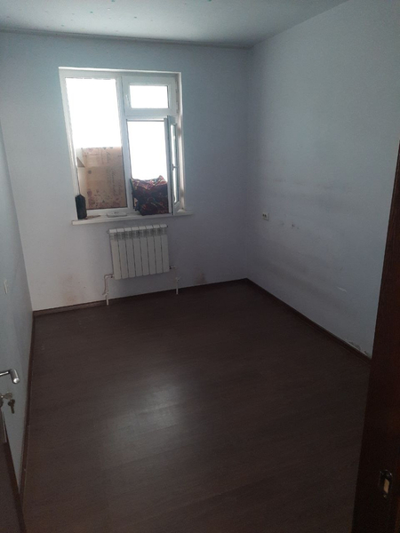 Yangihayot 7a 14-22 dom sotiladi