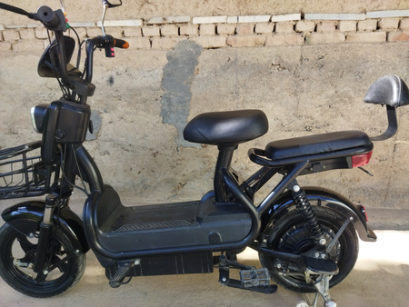 Skuter moped elektron
