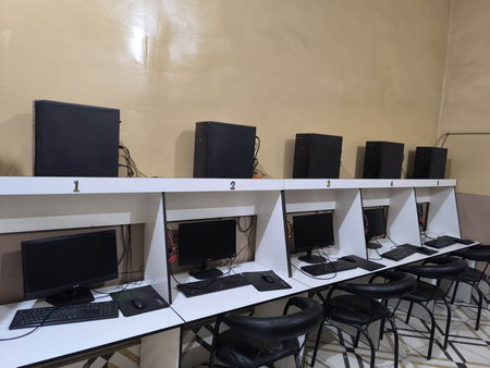 Kopyuterlar sotiladi Game Club