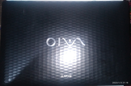 Noutbuk Sony 4ga 500