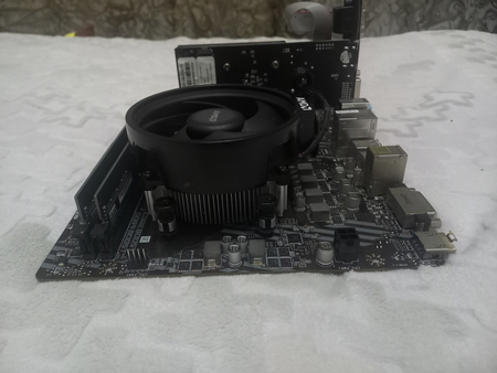 Бюджетная собранная игровая плата AMD RYZEN 3 pro 4350G, Nvidia GT210