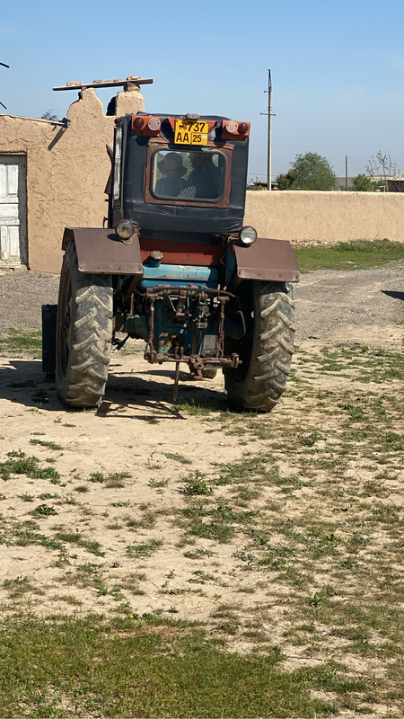 traktor 28 sotiladi radnoy