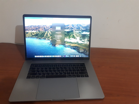 Macbook pro 15inch 2017  16gb/512 ssd