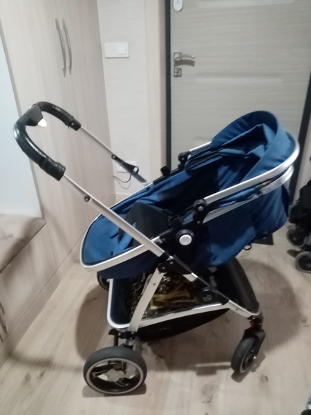 Продаётся коляска с эргономной подушкой для младенцев