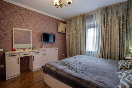 V5201 квартира 2/4/4 Новомосковская Мирзо Улугбек Аккурган, кафе Bon