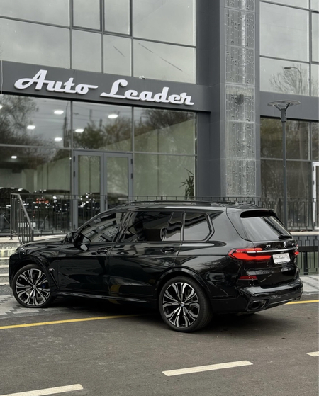 BMW X7 M60i 2023