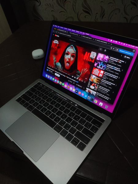 MacBook PRO 14\\\'. Touch Bar/Touch iD. В идеальном состояние.