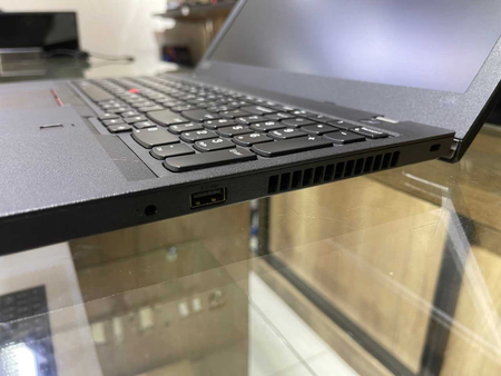 Lenovo ThinkPad L580 Intel Core i5-8250U озу8гб 256ssd Radeon 530 2гб