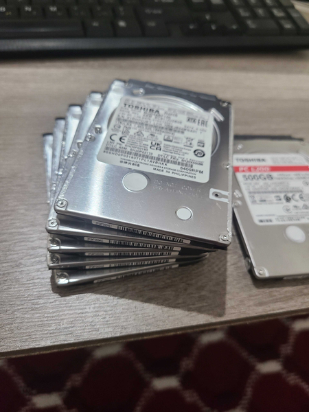 HDD qattiq disk sotiladi noutbuklar uchun 1 TB