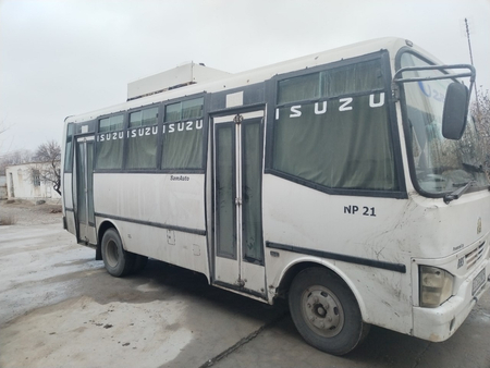Isuzi yili2011 yo‘lovchi tashuvchi