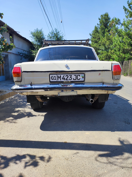 Volga gaz 24 10 .