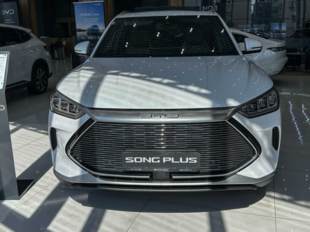 BYD SONG PLUS AWD 100 km Flagshi