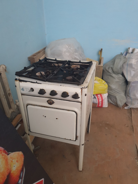 Газ плита сотилади 4 талик