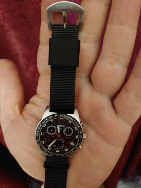 Срочно продам часы оригинальные часы Tissot pr50