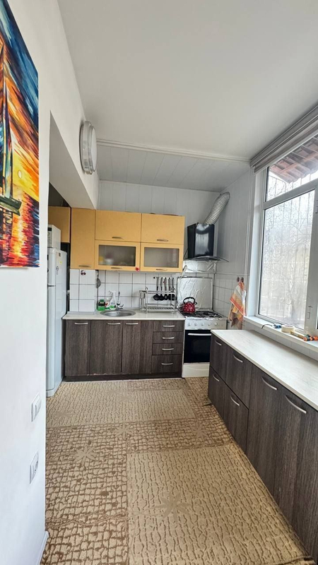 Продам 5 ком юнусабад 15 квартал