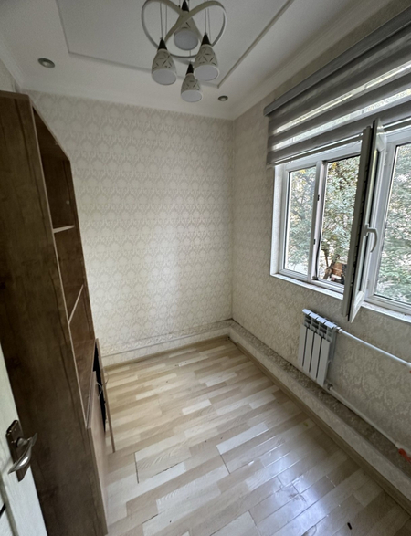 Продается квартира на 18 квартале Чиланзарского района. 2*3/2/4