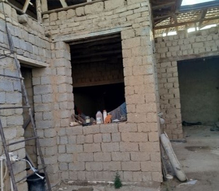 Срочно продается участок на Янгиабаде , 2,4 сотки , коробка