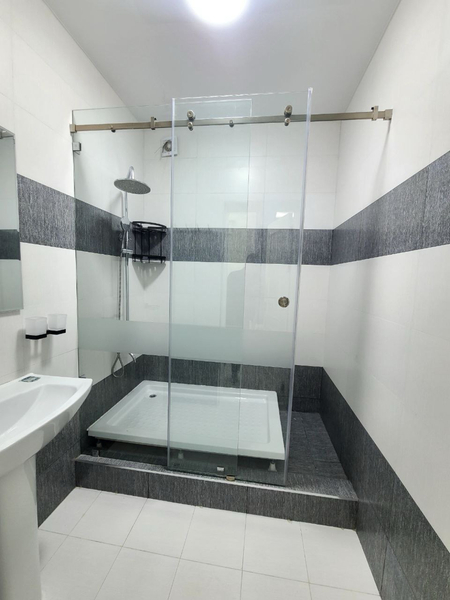 Продается 4 ком. Квартира на 2 этаже площадью 103 кв.м. Ор. Бакалея