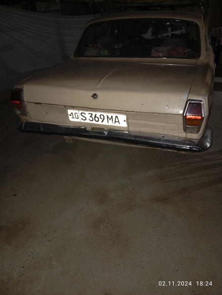 Gaz 2410 sotiladi