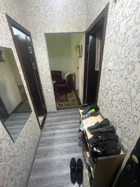 3 хонали 3-этажда жойлашган жихозланган квартира ижарага берилади