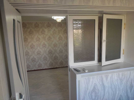 Срочно продаётся 2-комнатная переделанная в 3х квартира