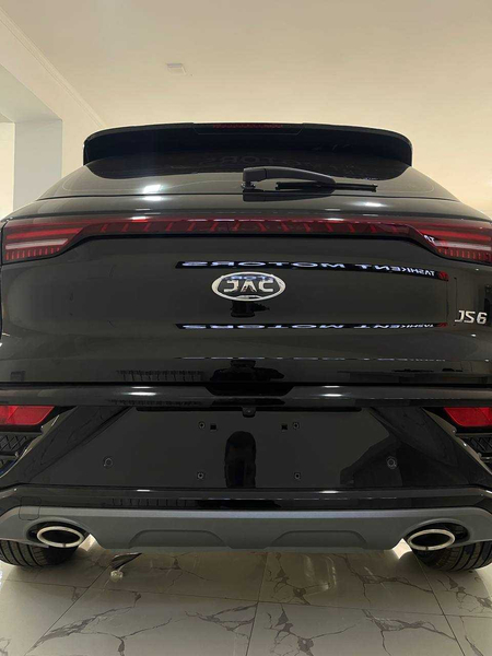 jac crossover js6