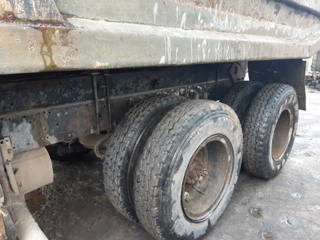Kamaz srochni sotiladi
