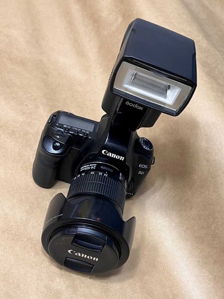 Продаётся  canon EOS 5D mark II