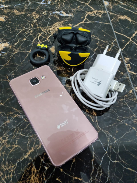 Продаю телефон Samsung galaxy А 3 в отличном состоянии!
