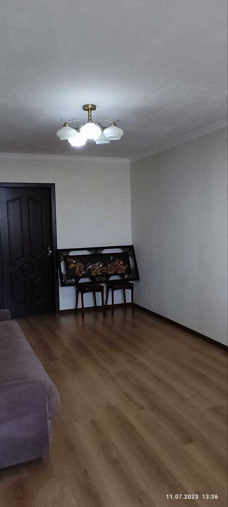 м.Буюк Ипак Йули гост.Саёхат 2-комн 5/5 55 м² кирпич 2х6 ремонт мебель