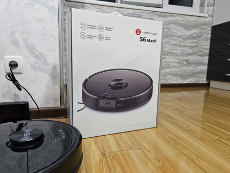 ПРОДАМ Мощный  Робот-пылесос Roborock S6 Max-V (со всеми наворотами).