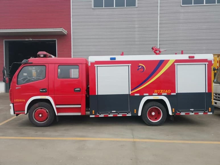 Пожарный машина Dong-Feng 5м3