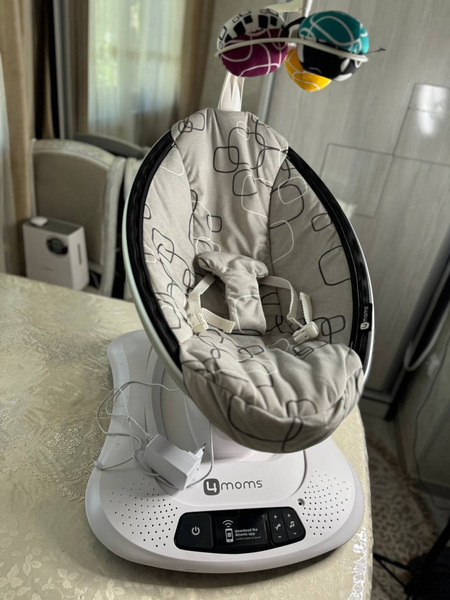 Срочно продаётся электронная люлька 4MOMS