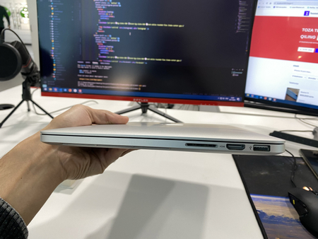 Macbook pro i5 holati yahshi