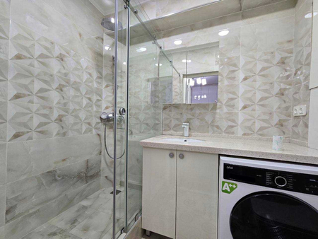 Продается 2х Комнатная цетнральная локация Алайский  рынок ,Ц -4