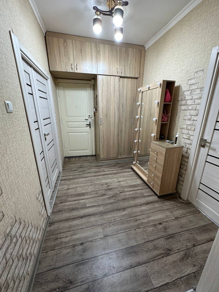 Продаётся 3/2/5 на Карасу-2 С Мебелью и частично Техникой
