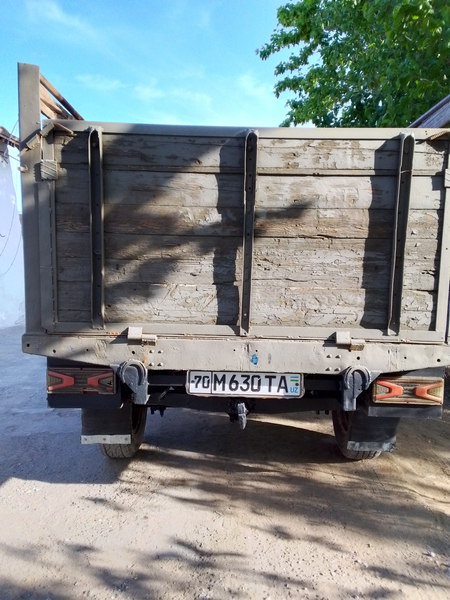 Uaz sotiladi xolati yaxshi narxi 25millon kelishamiz