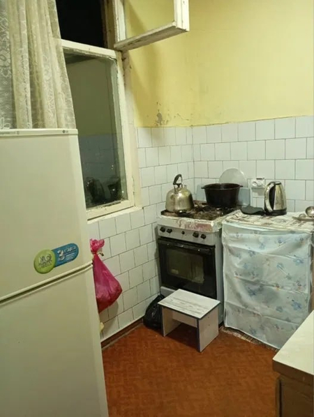 Чиланзар 11 2/4/4 срочно продается квартира Смежка