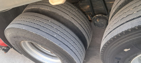 Kamaz 10 tonnalik tirkamasi yangi balonlari yangi Metani bor kelishami