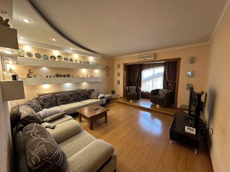 СРОЧНО Продаётся 3/8/9, 70m2, Шастри Мирзо-Улугбекский район