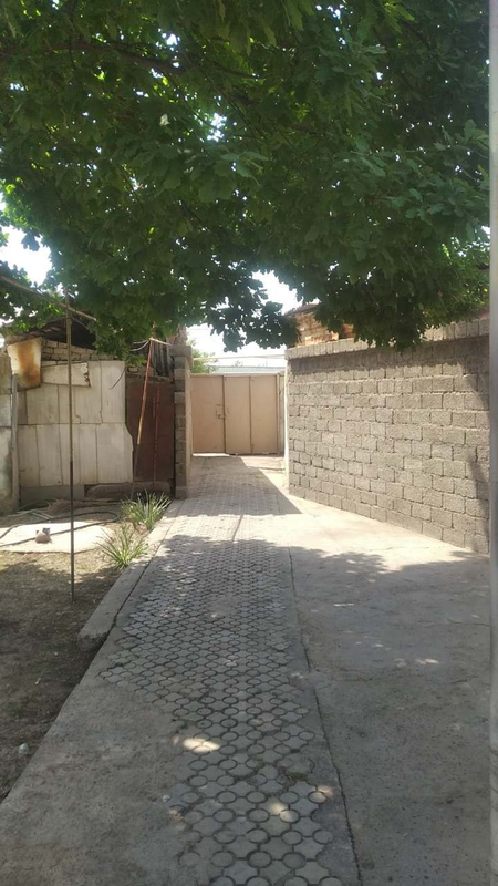 Uy sotiladi 5 sotik 4-xona