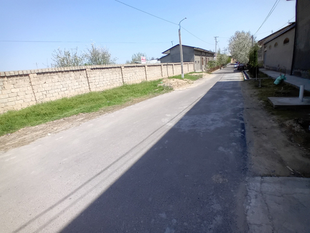 Yunsobod zenitan 1 km kilametir kirganda hasanboyda 20sutu yer sotilad