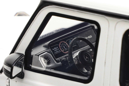 Модель Mercedes G63 AMG 1:18 GT Spirit