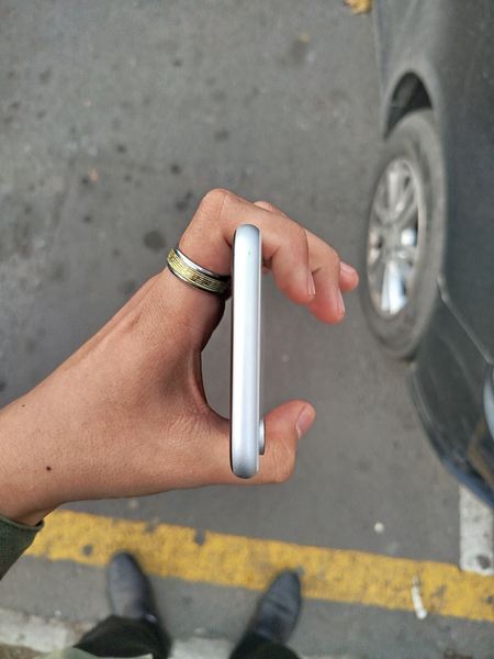 iPhone XR 128/79 140$