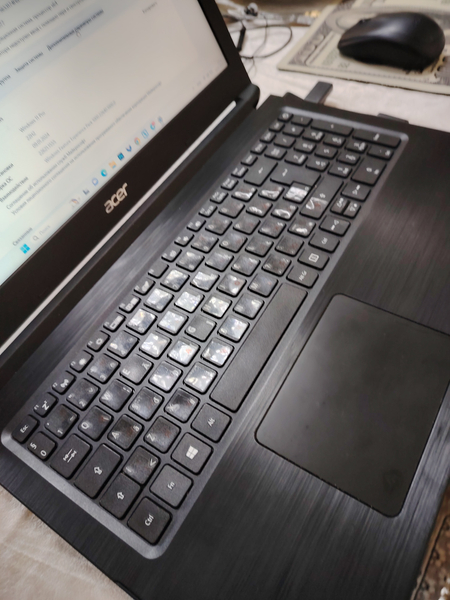 Noutbuk sotiladi Acer windows11 umuman qotmidigan