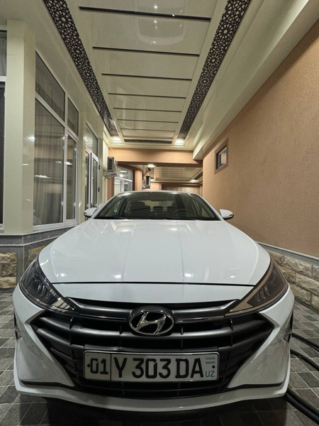 elantra “hyundai” цена договорная