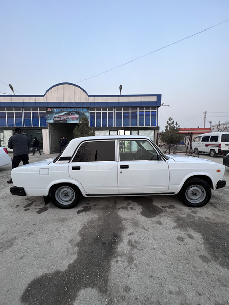 Vaz 2107 shejdndnejemkdk